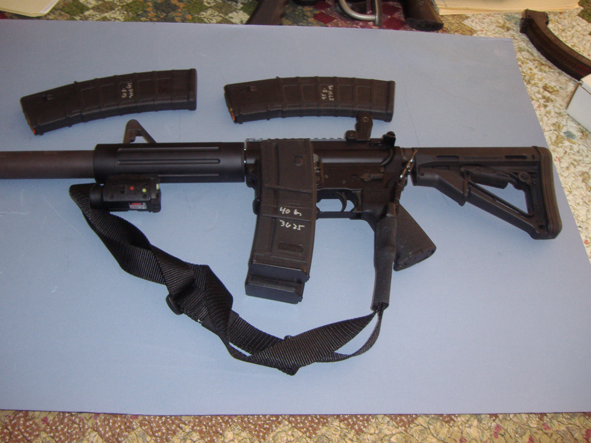 Smith & Wesson M&P 15 with 10" barrel and Gemtech M4-02 Supressor .223 ...