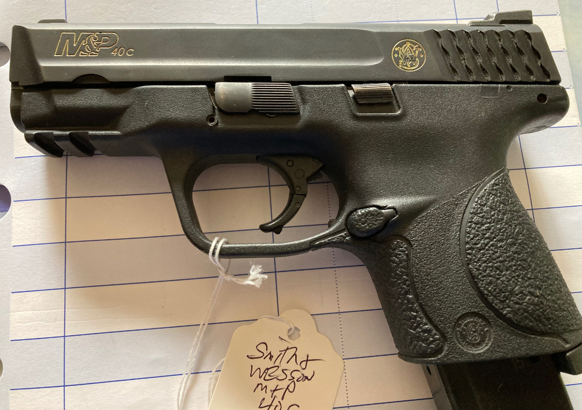 Smith & Wesson M&P 40c Compact Semi-Automatic .40 S&W For Sale at GunAuction.com - 17308659
