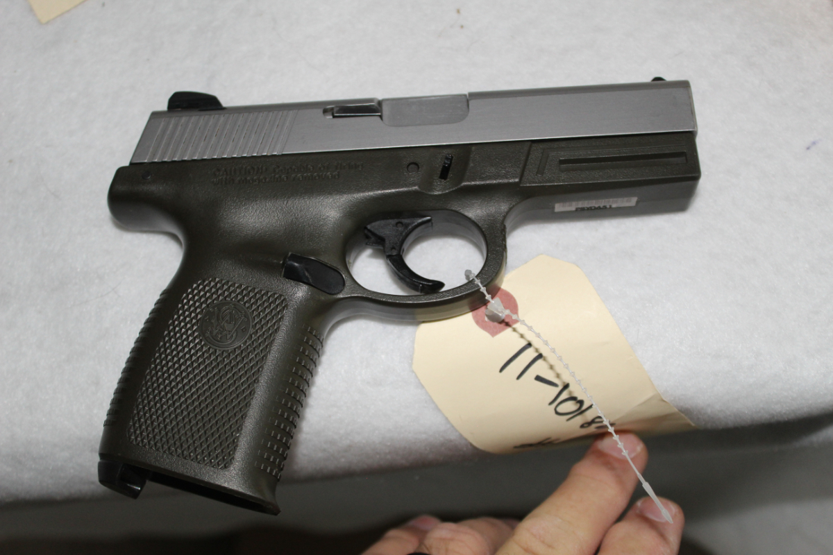 Smith & Wesson SMITH WESSON SW40GVE WITH NO CLIP AND NO RESERVE .40 S&W ...