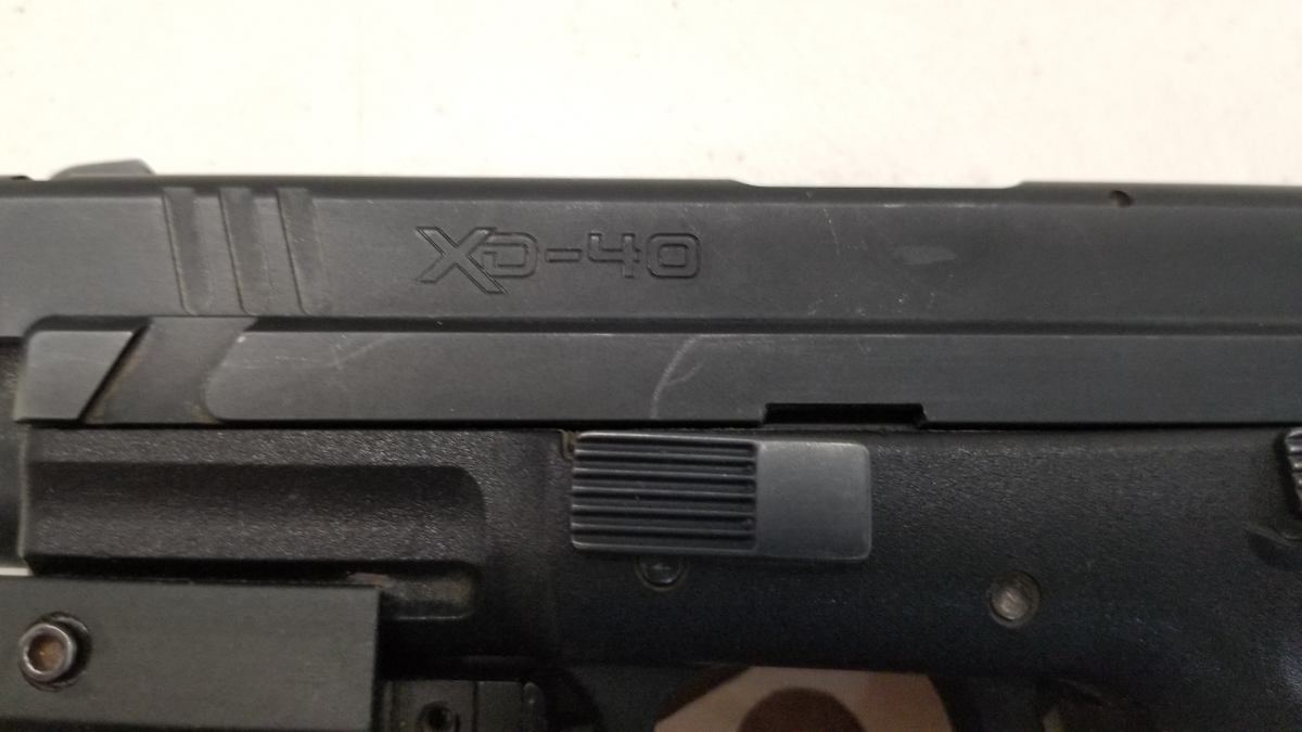 Springfield Armory Xd-40-W/Xtra Mag-Police Seizure-As Is .40 S&W For Sale at GunAuction.com ...