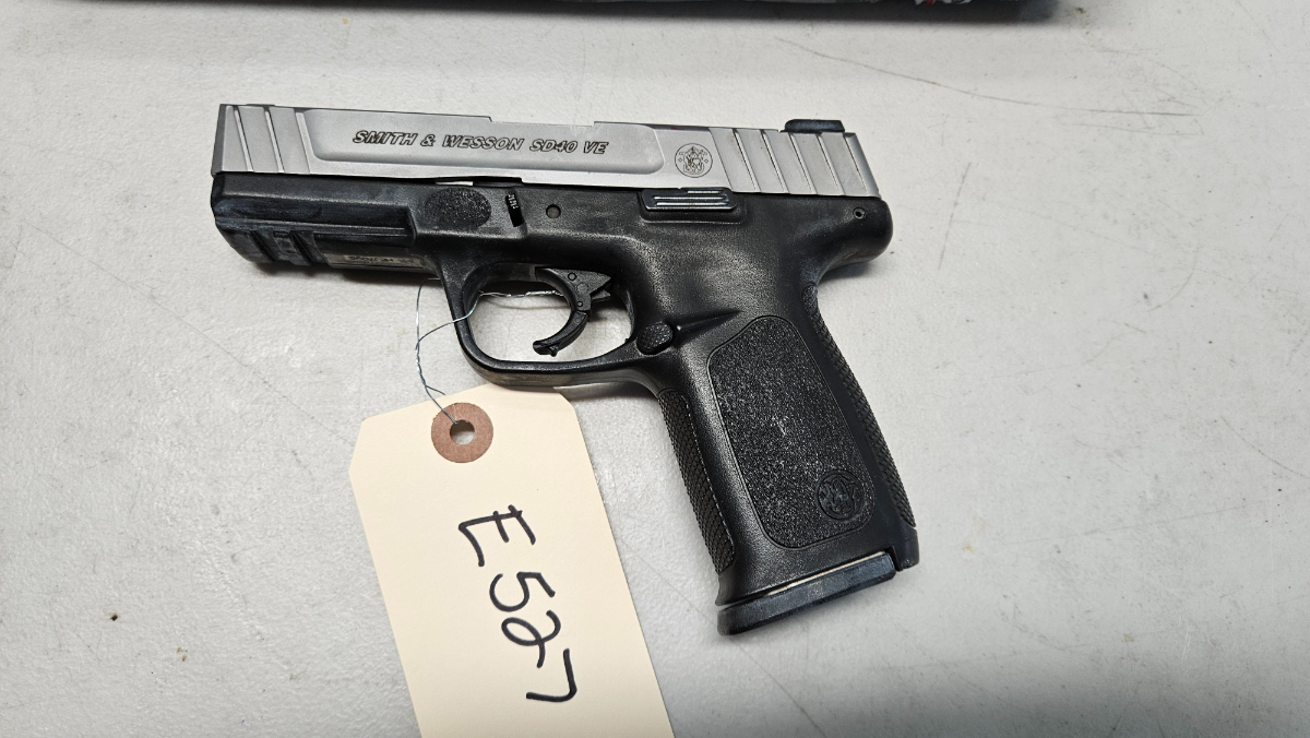 Smith & Wesson Model Sd40ve-Police Seizure-W/2 Mags And Box-As Is .40 S ...