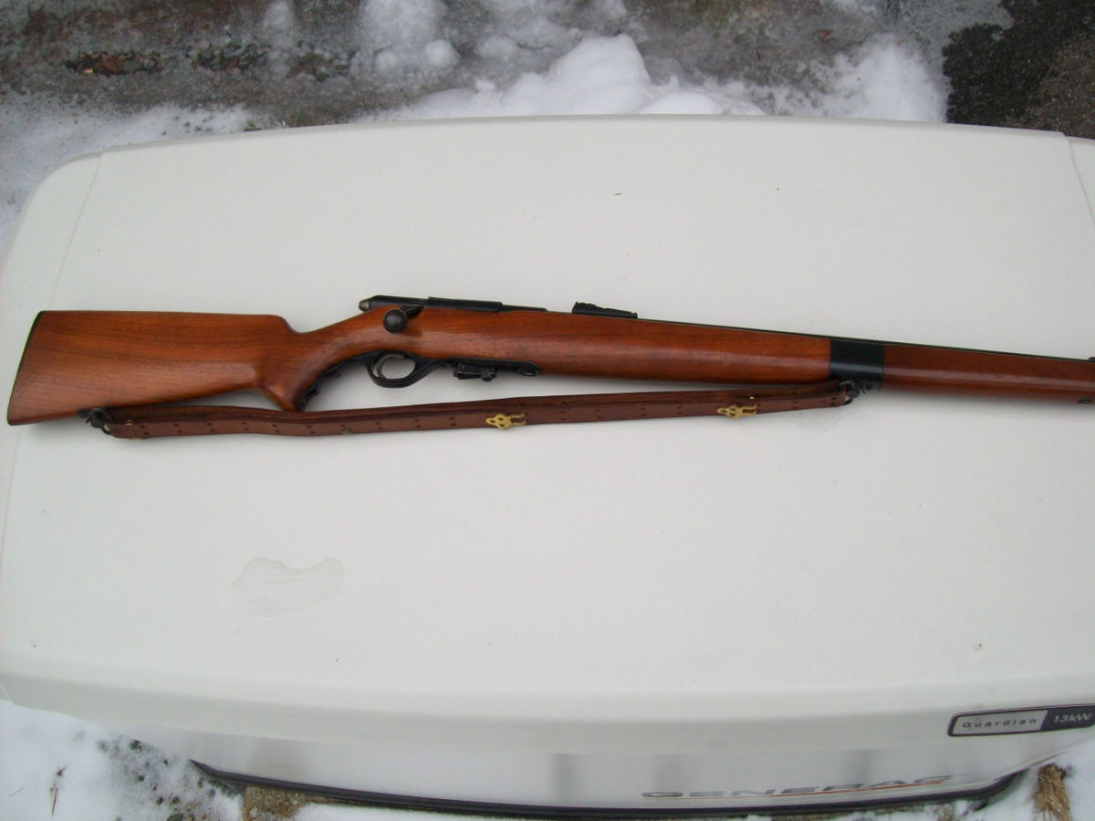 Mossberg Model 42-M Blue/Walnut .22 Lr For Sale at GunAuction.com ...