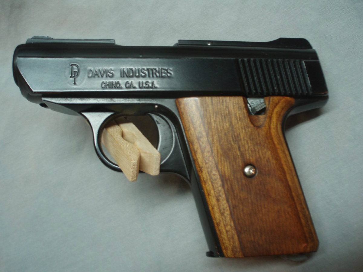 Davis P-32 Lnib With Original Box And Papers .32 Auto (7.65 Browning ...