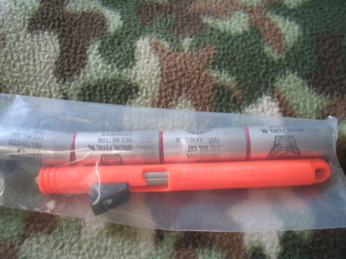 Orion Signal Flare Pen Kit Survival Launcher & 4 Red Flares For Sale at ...