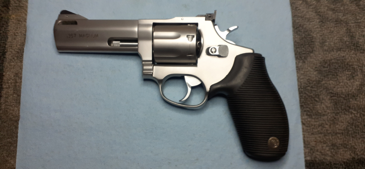 Taurus Model 627 Tracker Revolver - Satin Stainless Finish - Excellent ...