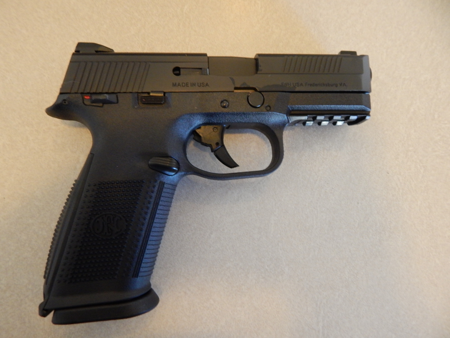 Fnh Usa Fnh Fns-40 Black 40s&W W/ Nite Sites, 3 Mags, Nib .40 S&W For ...