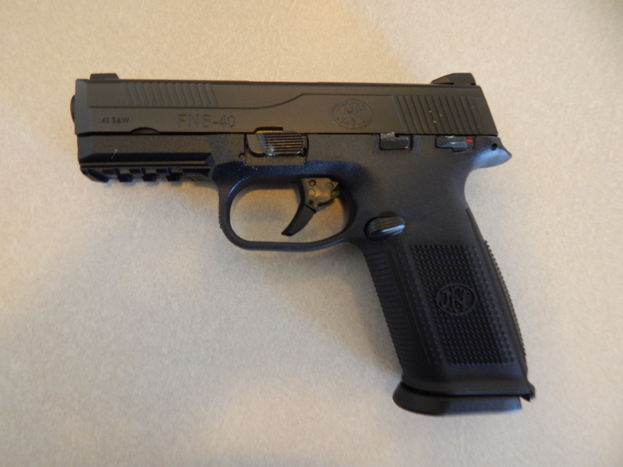 Fnh Usa Fnh Fns-40 Black 40s&W W/ Nite Sites, 3 Mags, Nib .40 S&W For ...