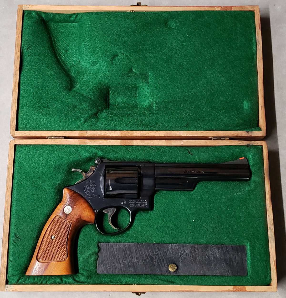 Smith & Wesson S&W Model 25-5 w/Wood Display 3T