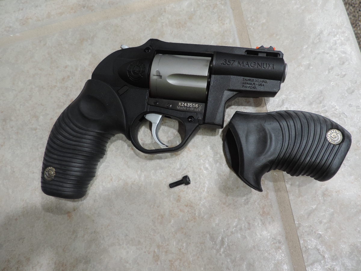 TAURUS SNUBBY 357 WITH 2 INCH BARREL LIKE NEW NO RESERVE