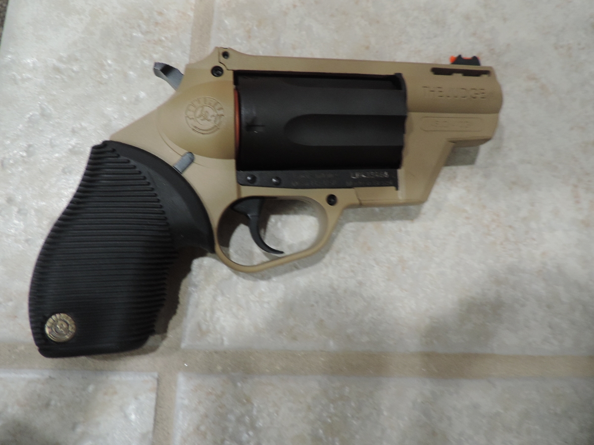 TAURUS 45/410 JUDGE IS LIKE NEW WITH NO RESERVE