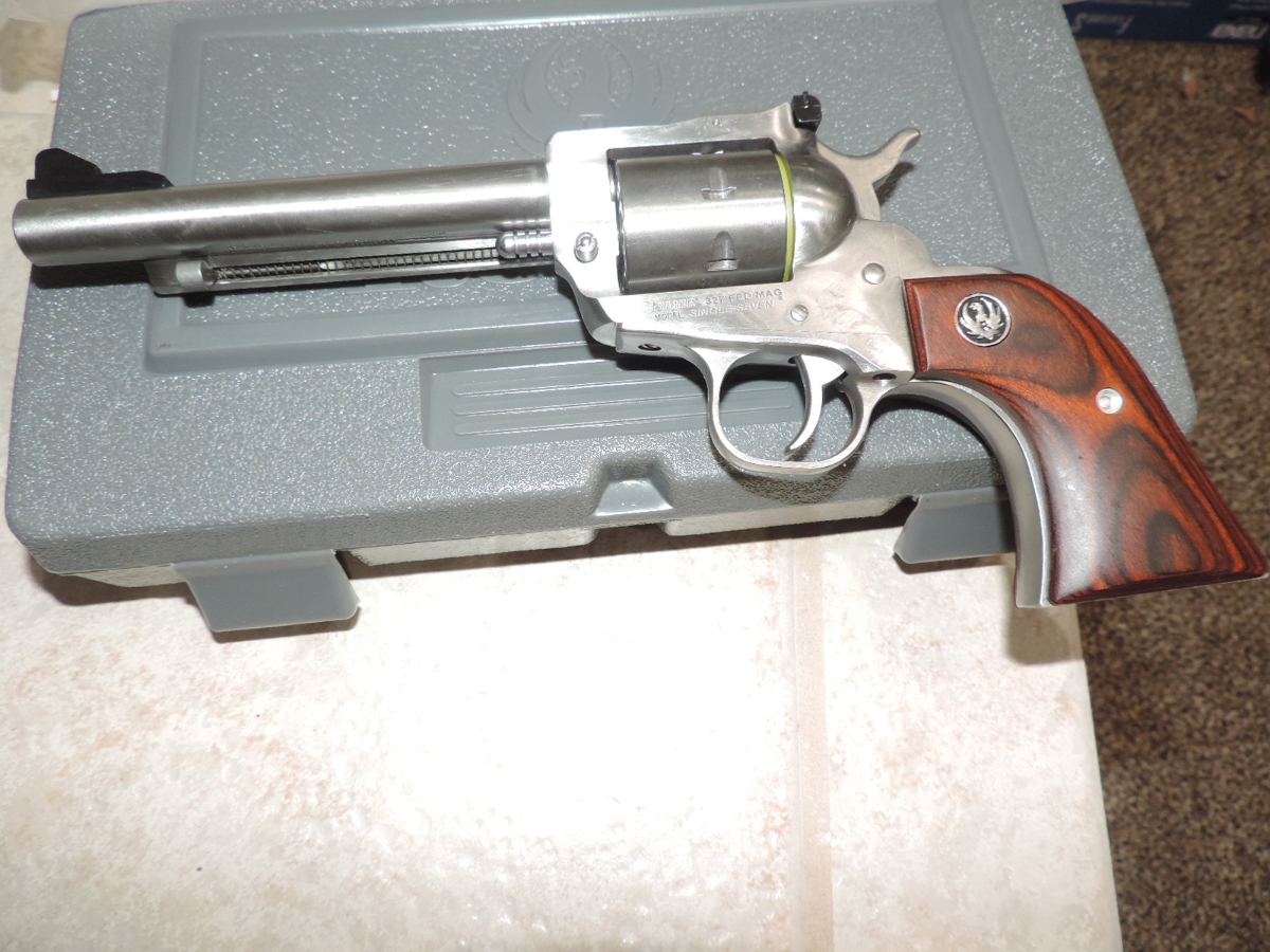 RUGER SINGLE 7 IN 327 FEDERAL AND 32 H&R MAG STAINLESS NEW IN THE BOX