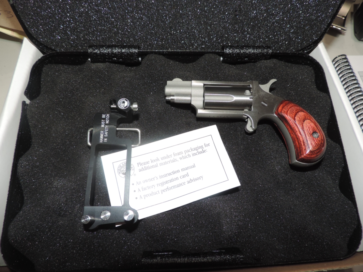 NORTH AMERICAN ARMS 22 MAG BELT BUCKLE GUN WITH LOCK BOX NO RESERVE