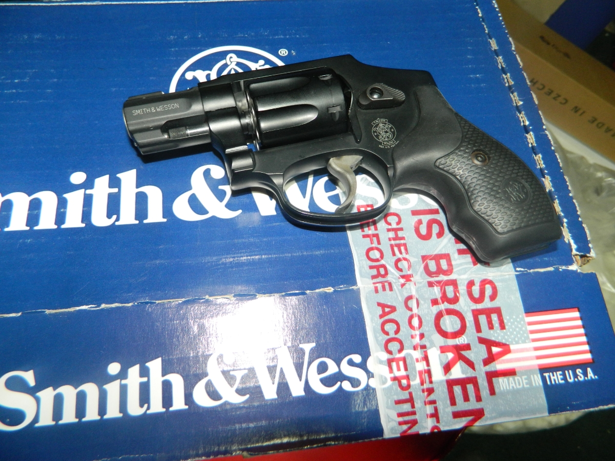 SMITH WESSON 7 SHOT MODEL 351C AIR LITE 22 MAG WITH NO RESERVE