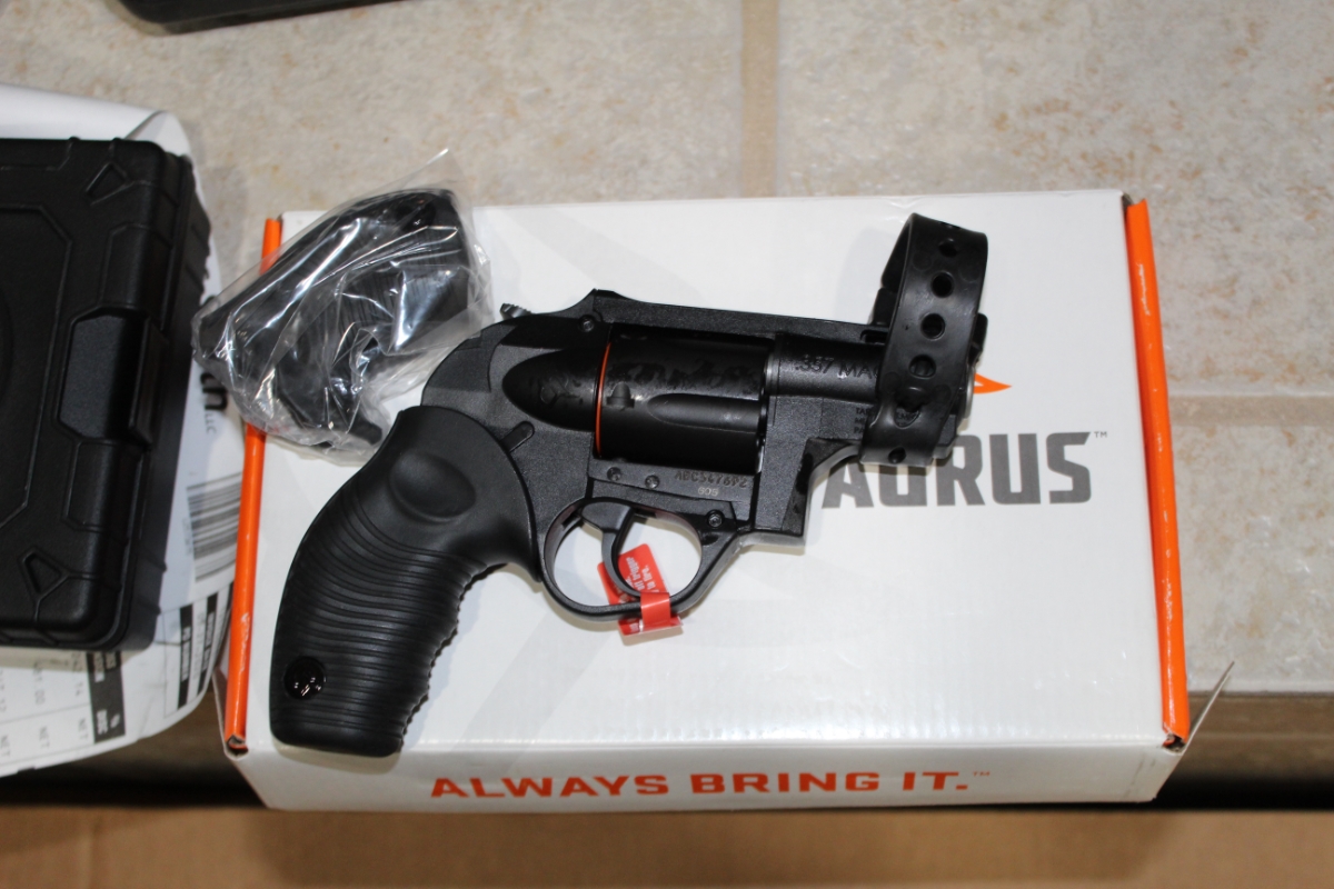 TAURUS 357 SNUBBY PISTOL WITH 2 SETS OF GRIPS NEW NO RESERVE