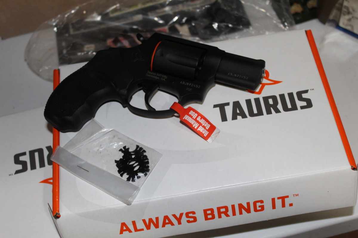 Taurus 905 In 9 Mm Nib With Moon Clips No Reserve 9mm Luger For Sale at ...
