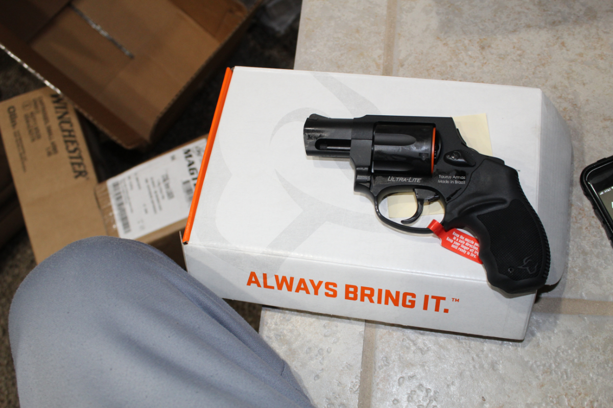 Taurus 856 Ultra Lite 38 Special Snubby Pistol New In Box No Reserve ...