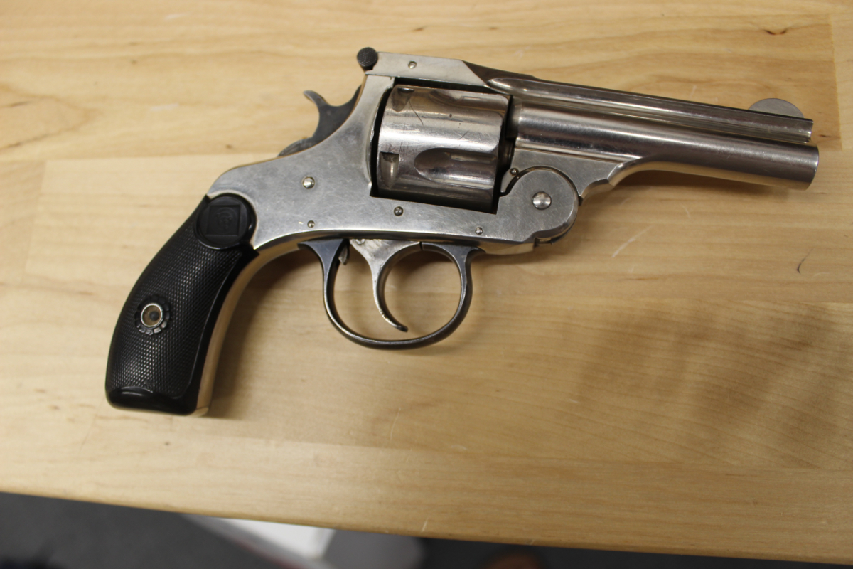 H&R 32 CALIBER VINTAGE REVOLVER WITH NO RESERVE .32 Remington 17227886 ...