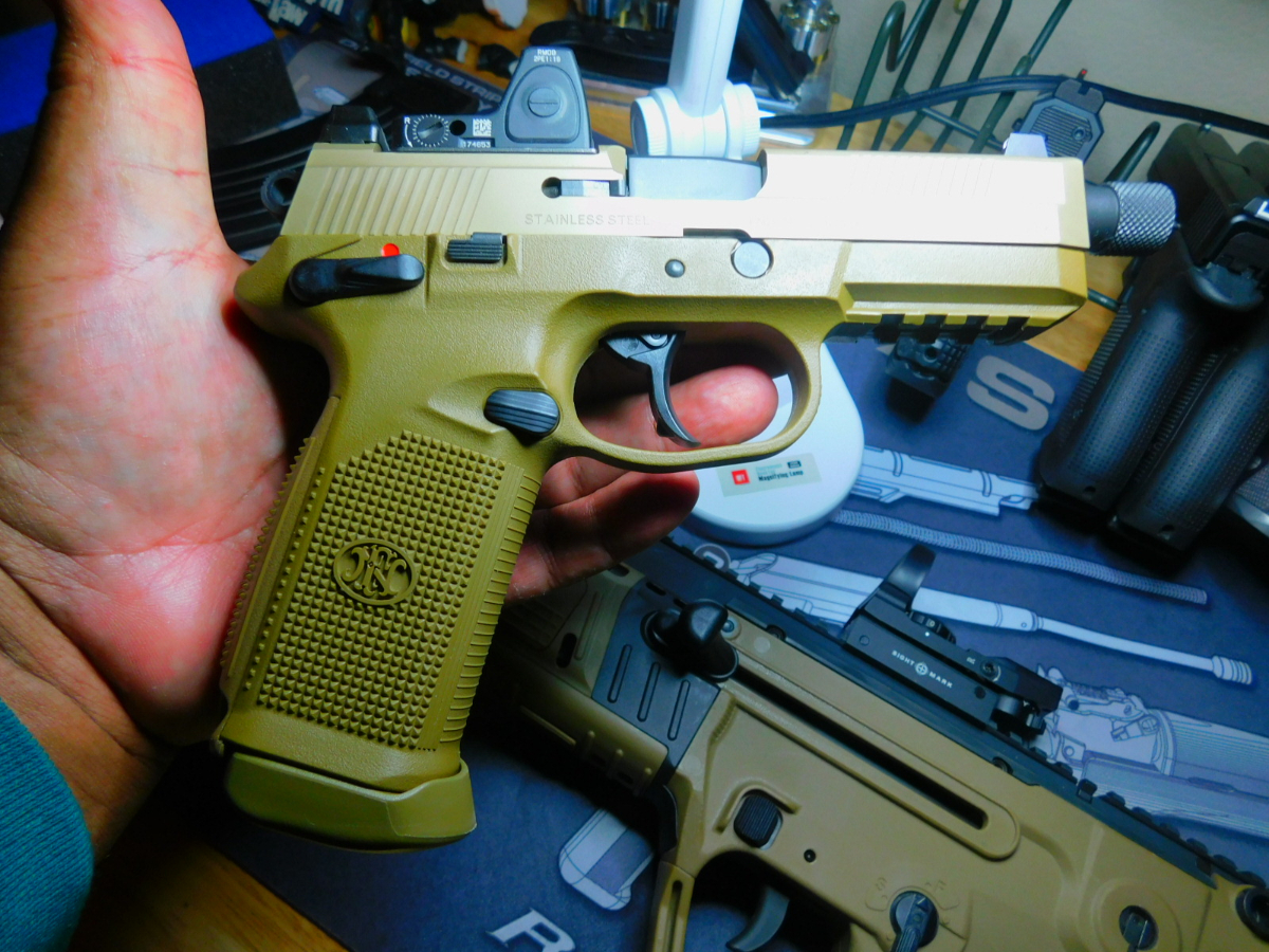 Iwi And Fn Iwi Tavor Fde X95 Bullpup. 556/ .223 Sm Red Dot And Fn Fnx ...