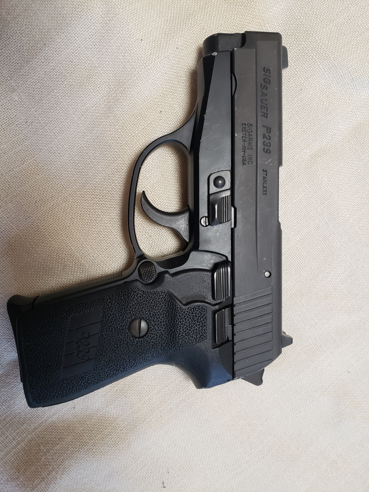 Sig Sauer P239, .40 S&W .40 S&W For Sale at GunAuction.com - 17205625