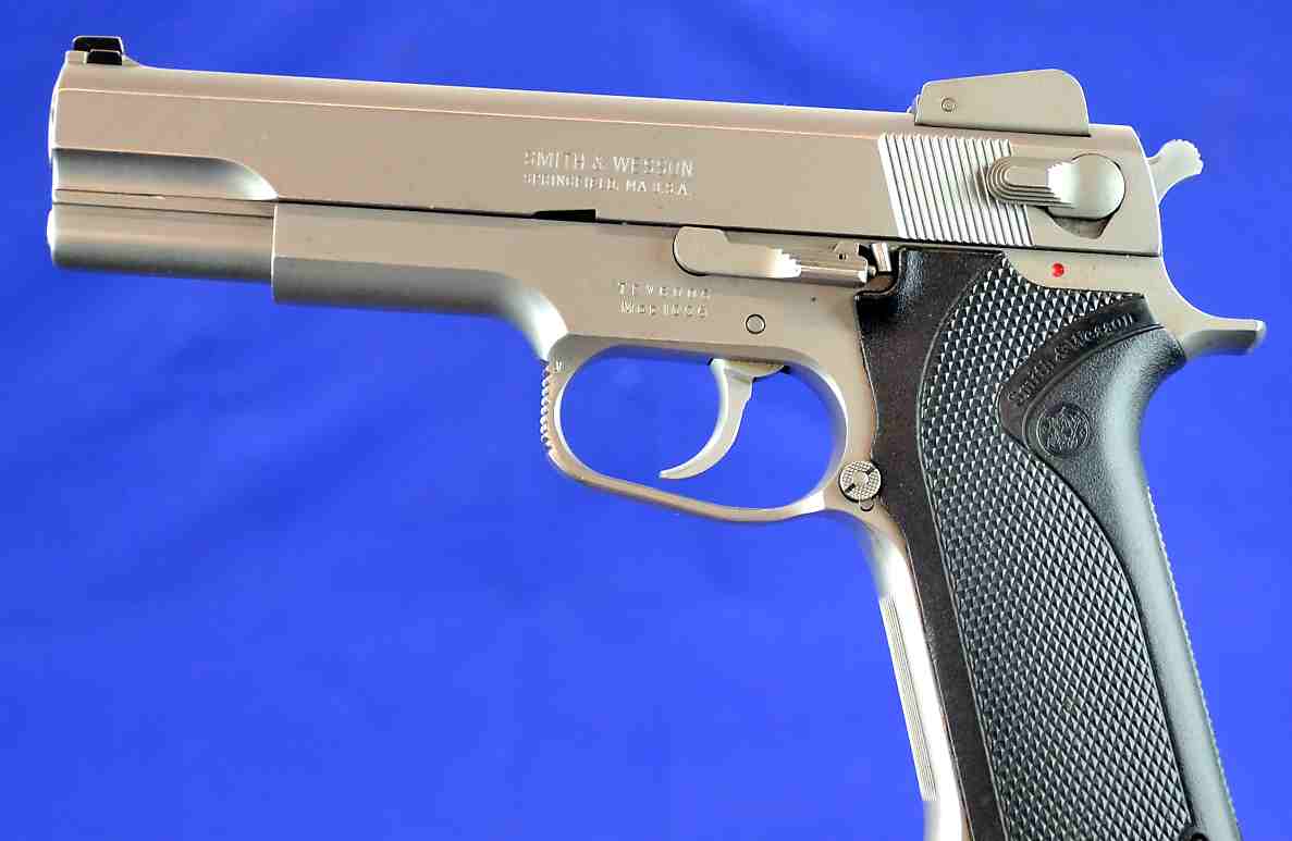 Smith & Wesson Model 1006 10mm Semi-Auto Pistol For Sale at GunAuction ...