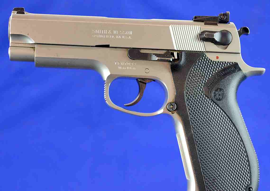 Smith & Wesson Model 1066 10mm Semi-Auto Pistol For Sale at GunAuction ...