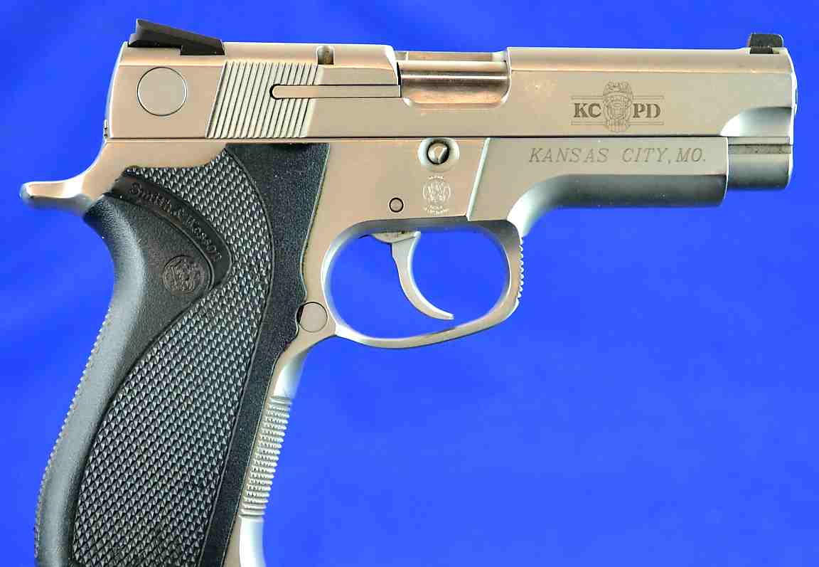 Smith & Wesson Model 4026 Kcpd .40s&W Semi-Auto Pistol (Hc) For Sale at ...