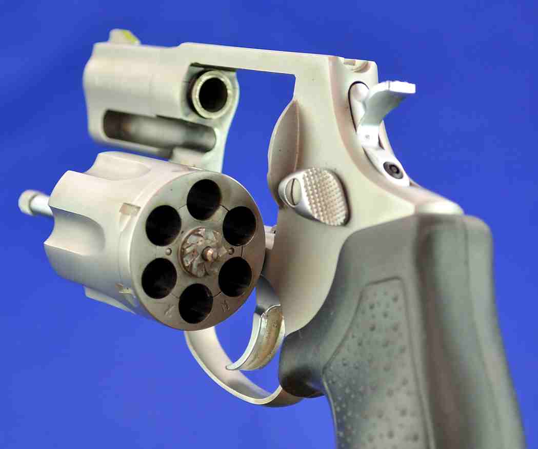 Taurus Model 327 .327 Fed Mag Revolver For Sale at GunAuction.com ...