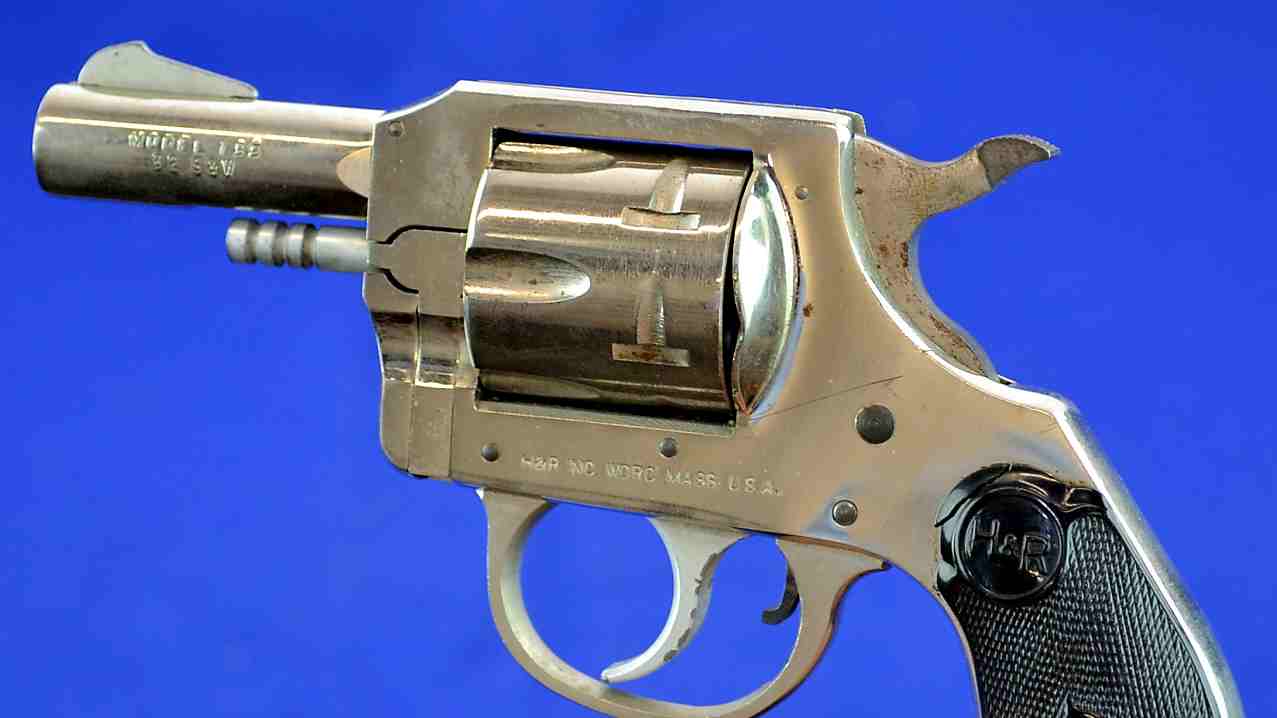 H & R Model 733 .32 S&W L Revolver For Sale at GunAuction.com - 12147214